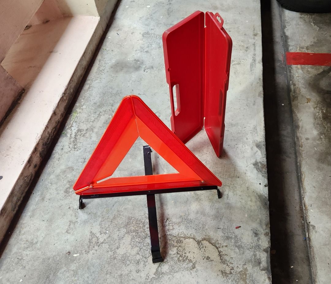 Vehicle breakdown hazard triangle sign, Car Accessories, Accessories on ...