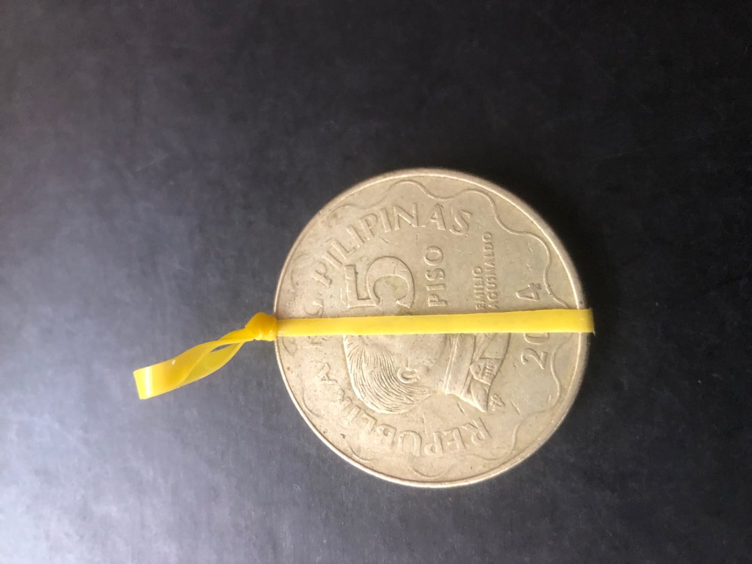 2014 5 peso rotated error coin 90 degrees, Hobbies & Toys, Memorabilia ...