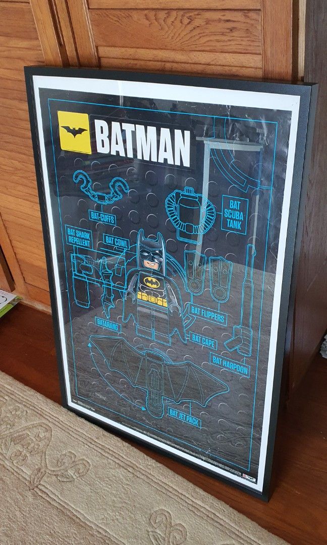 3 posters with frames - 1 batman & 2 gustav klimt posters, Furniture ...