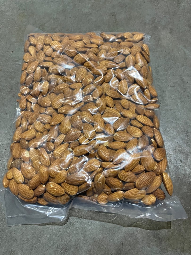 Almonds whole (1kg), Food & Drinks, Other Food & Drinks on Carousell