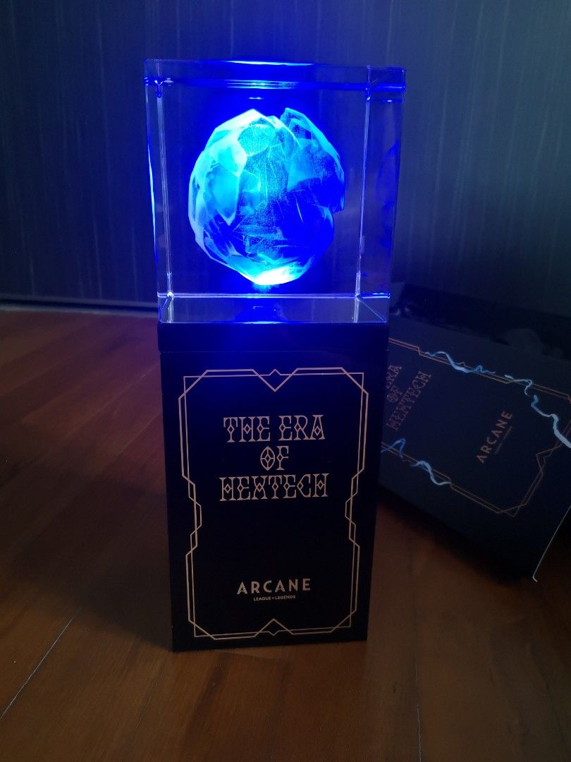 Arcane League of Legends Era of Hextech Statue, Hobbies & Toys, Toys ...