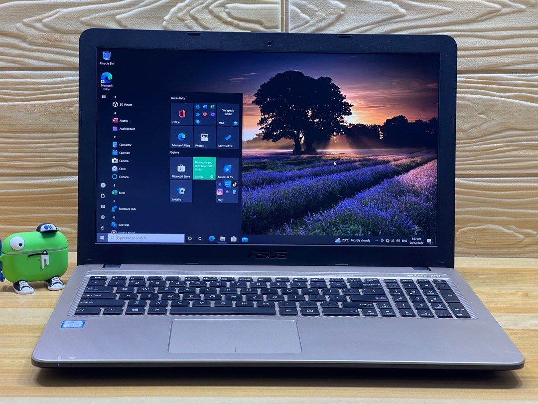 ASUS SonicMaster X540UPR Core i7 8th Gen 8Gb Ram 128Gb Ssd AMD Radeon ...