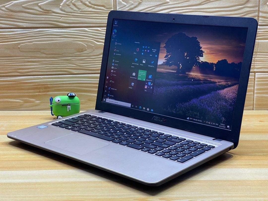 ASUS SonicMaster X540UPR Core i7 8th Gen 8Gb Ram 128Gb Ssd AMD Radeon ...