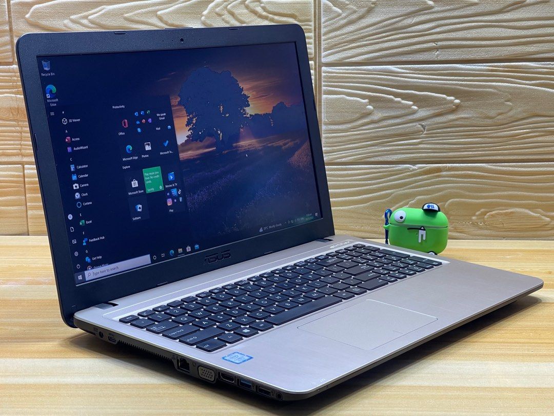 ASUS SonicMaster X540UPR Core i7 8th Gen 8Gb Ram 128Gb Ssd AMD Radeon ...