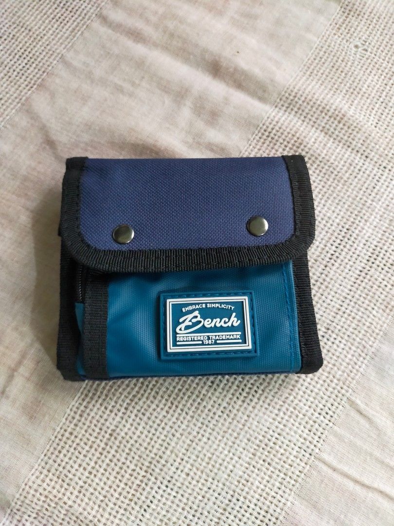 Bench Unisex wallet, Women's Fashion, Bags & Wallets, Wallets & Card ...