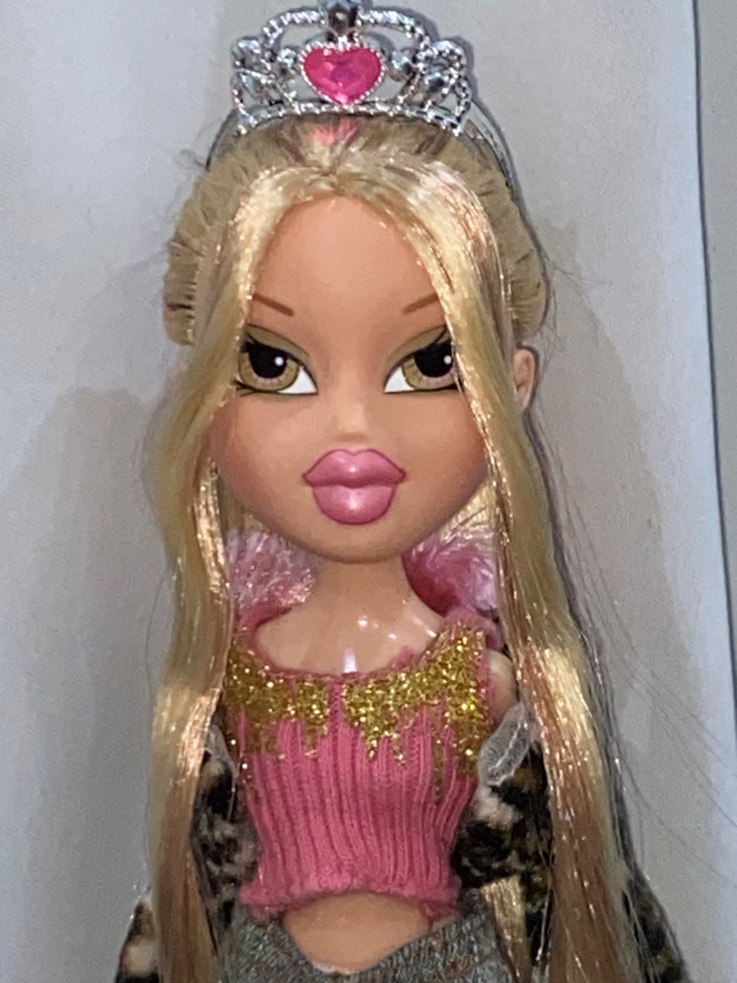 BRATZ PRINCESS CLOE, Hobbies & Toys, Toys & Games on Carousell