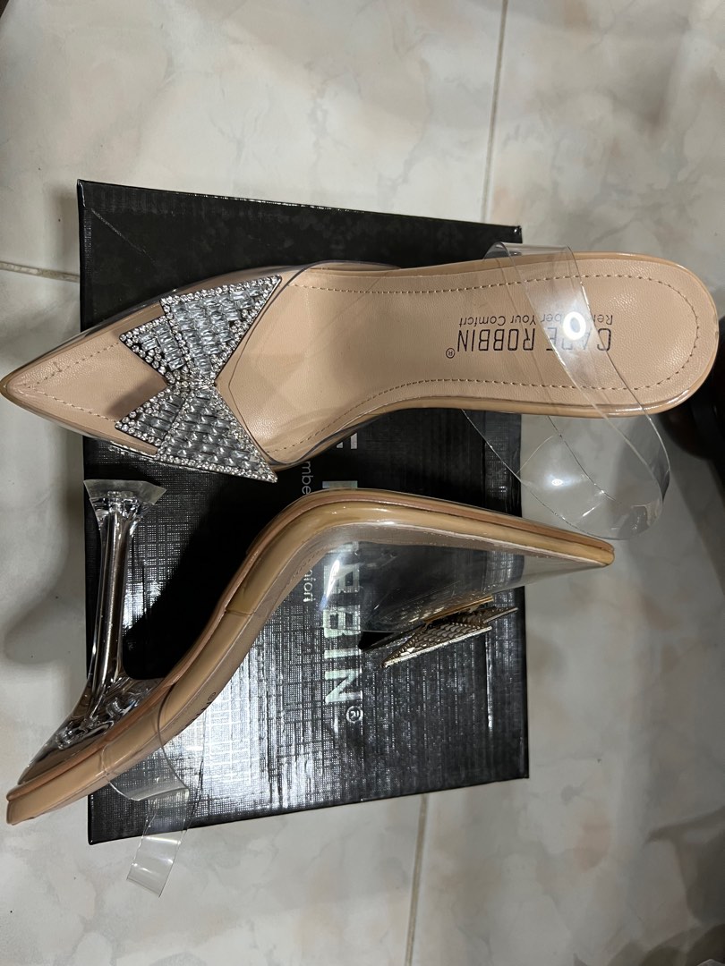 Cape Robbin, Women's Fashion, Footwear, Heels on Carousell