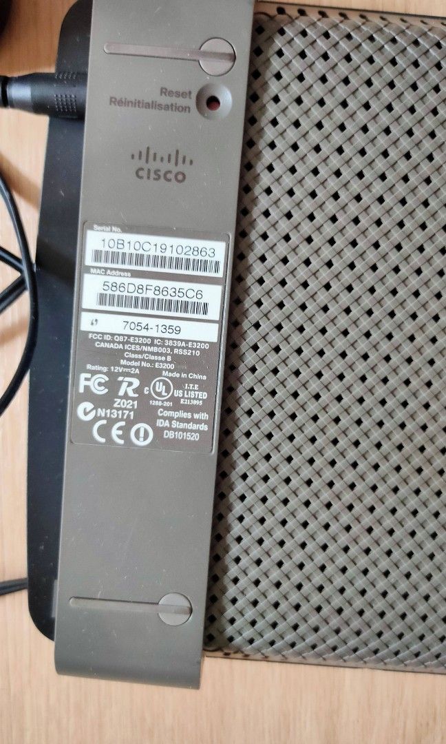 Cisco Linksys E3200 router wifi, Computers & Tech, Parts & Accessories ...