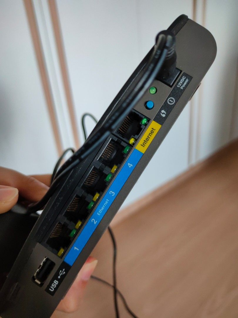 Cisco Linksys E3200 router wifi, Computers & Tech, Parts & Accessories ...