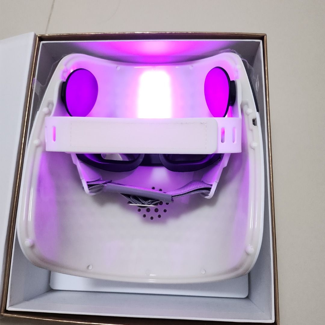 DPC Skinshot LED Face Mask (Brand New), Beauty & Personal Care, Face, Face Care on Carousell