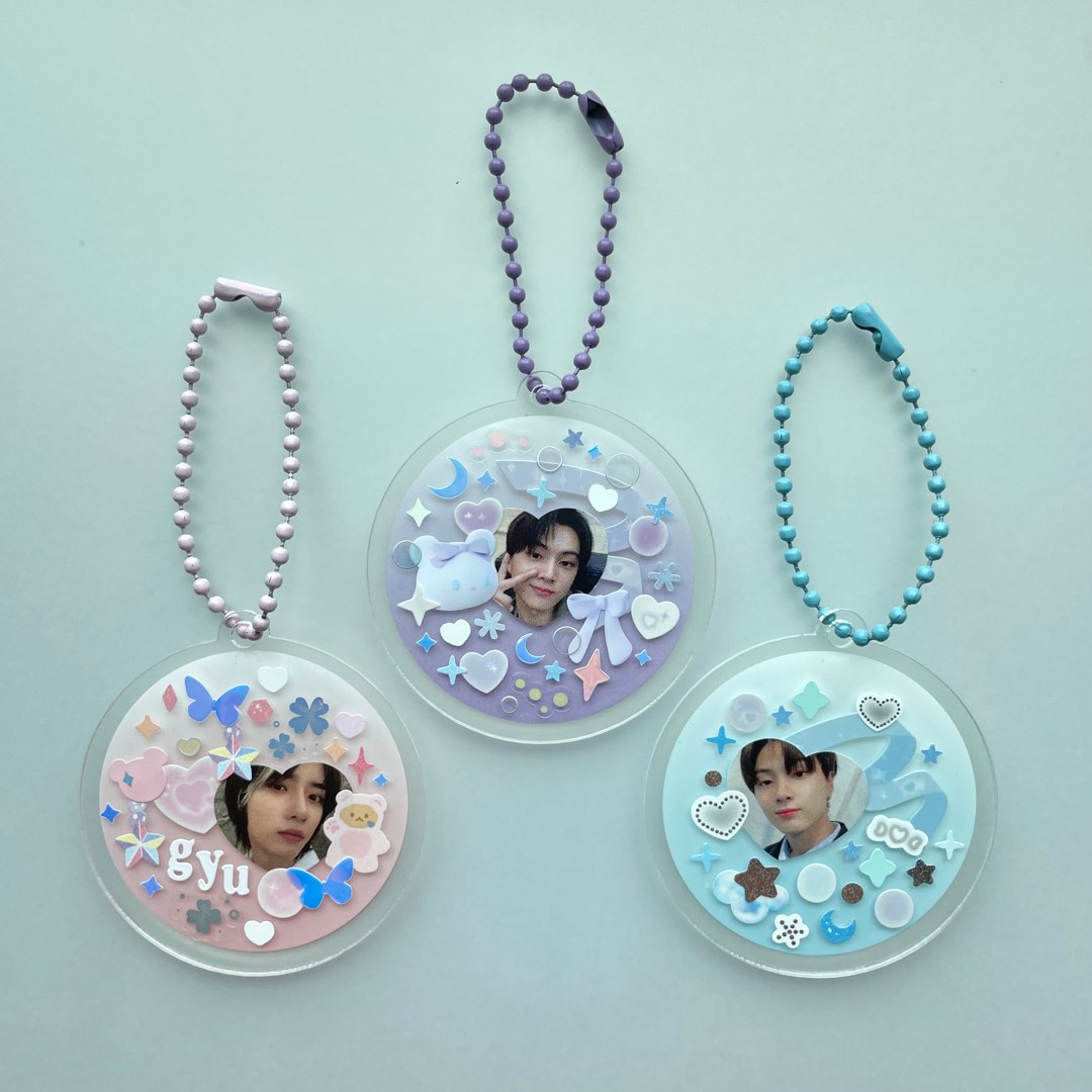 enhypen + txt keychains, Hobbies & Toys, Memorabilia & Collectibles, K ...