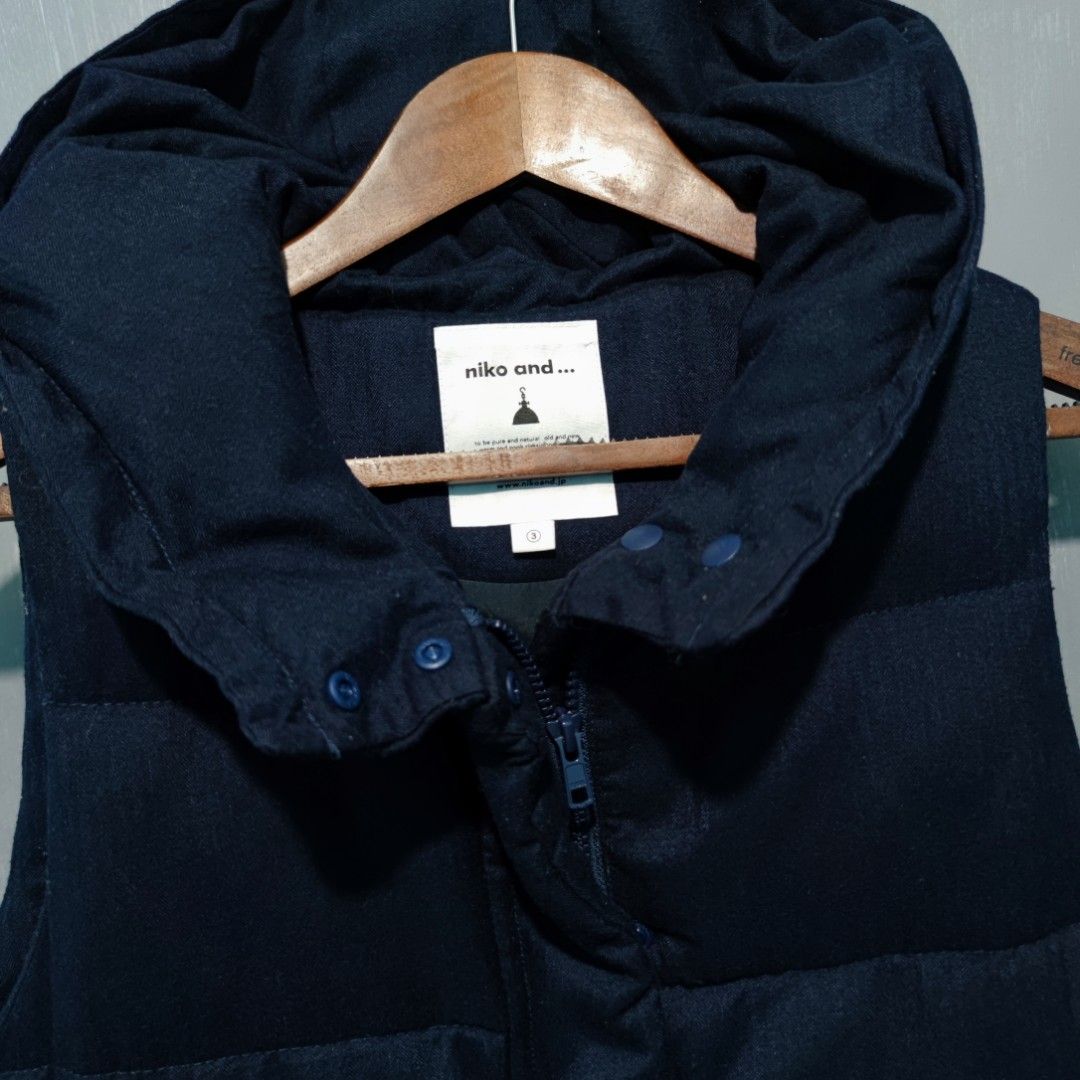 FREE SF | NIKO AND ... WOMENS PUFF VEST, Women's Fashion, Coats ...