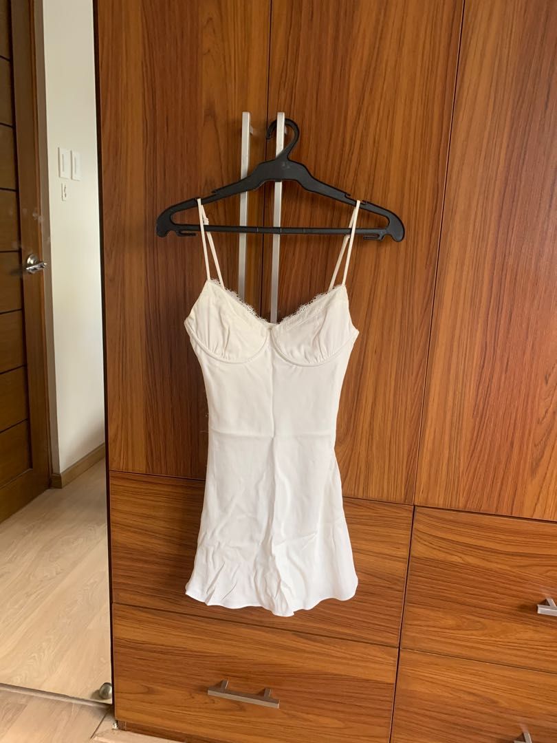 Glassons Cup Dress, Women's Fashion, Dresses & Sets, Dresses on Carousell