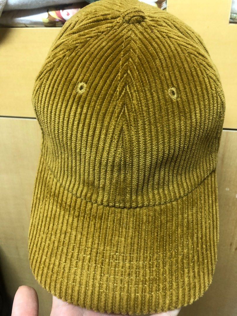 GU cap, 女裝, 手錶及配件, 帽 - Carousell