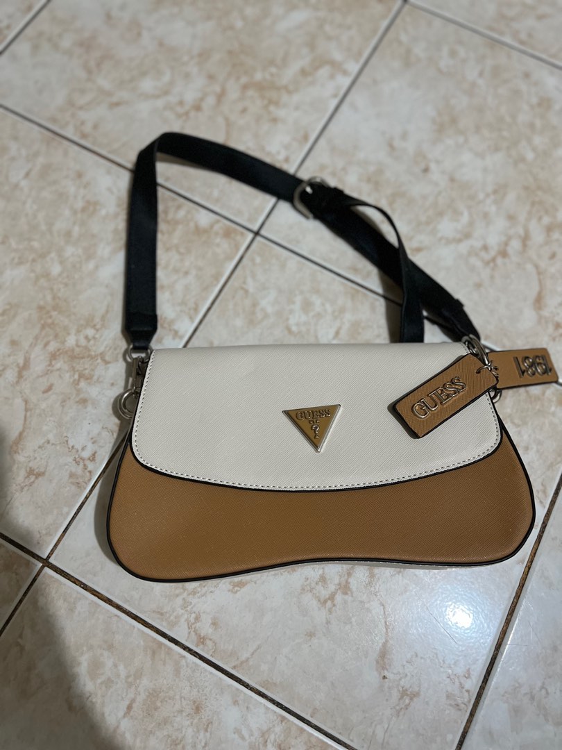 Guess Shoulder/Body Bag, Women's Fashion, Bags & Wallets, Shoulder Bags ...