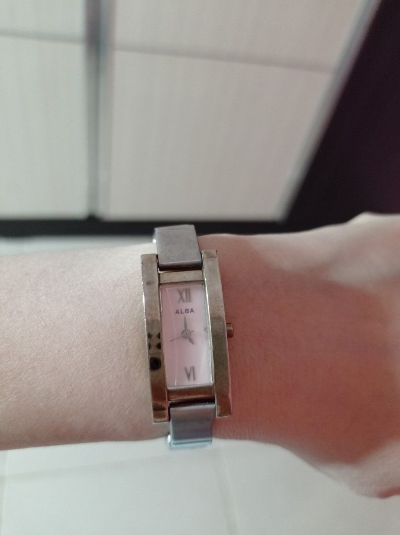 Jam alba, Fesyen Wanita, Jam Tangan di Carousell