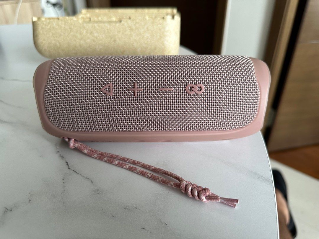 JBL Flip 5 pink, Audio, Soundbars, Speakers & Amplifiers on Carousell