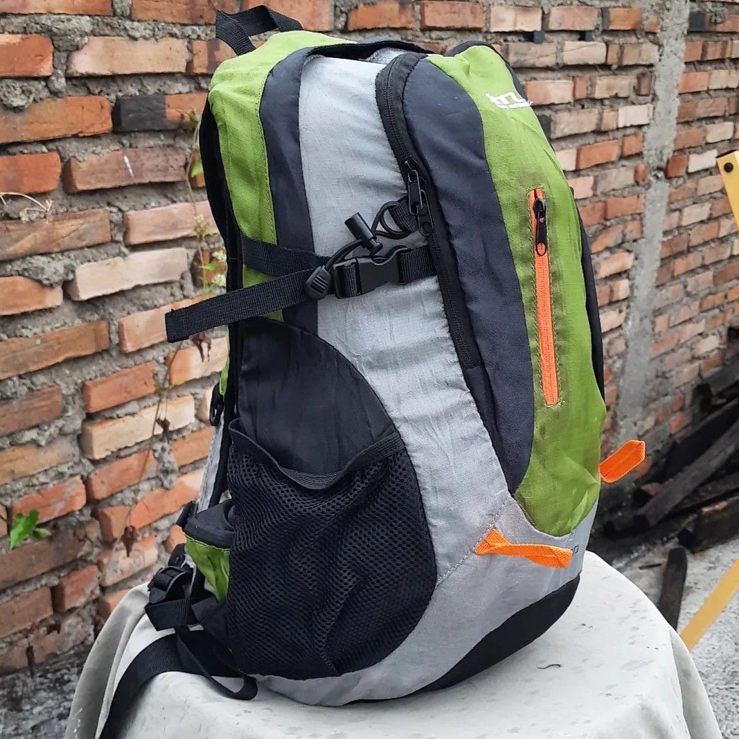 Lecaf LC30L daypack, Fesyen Pria, Tas & Dompet , Ransel di Carousell
