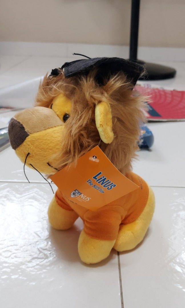 Linus Graduate Plushie NUS, Hobbies & Toys, Memorabilia & Collectibles ...