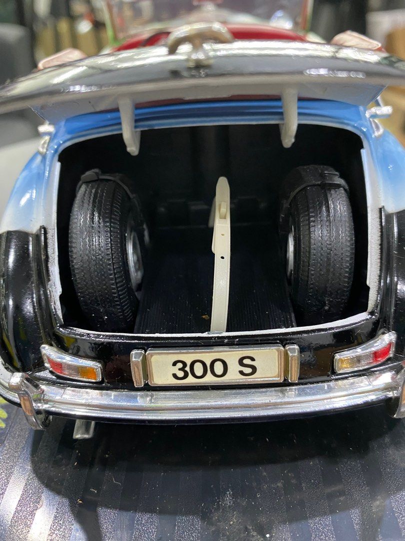 Maisto Mercedes-Benz 300S Convertible “Fantasy” (1:18 scale), Hobbies ...