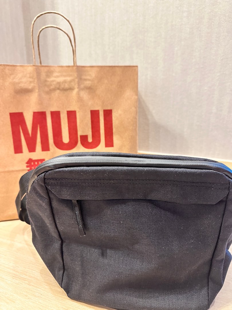 Muji, 名牌, 手袋及銀包 - Carousell