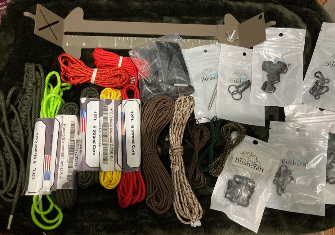 Paracord kit and tools, Hobbies & Toys, Stationary & Craft, Craft ...