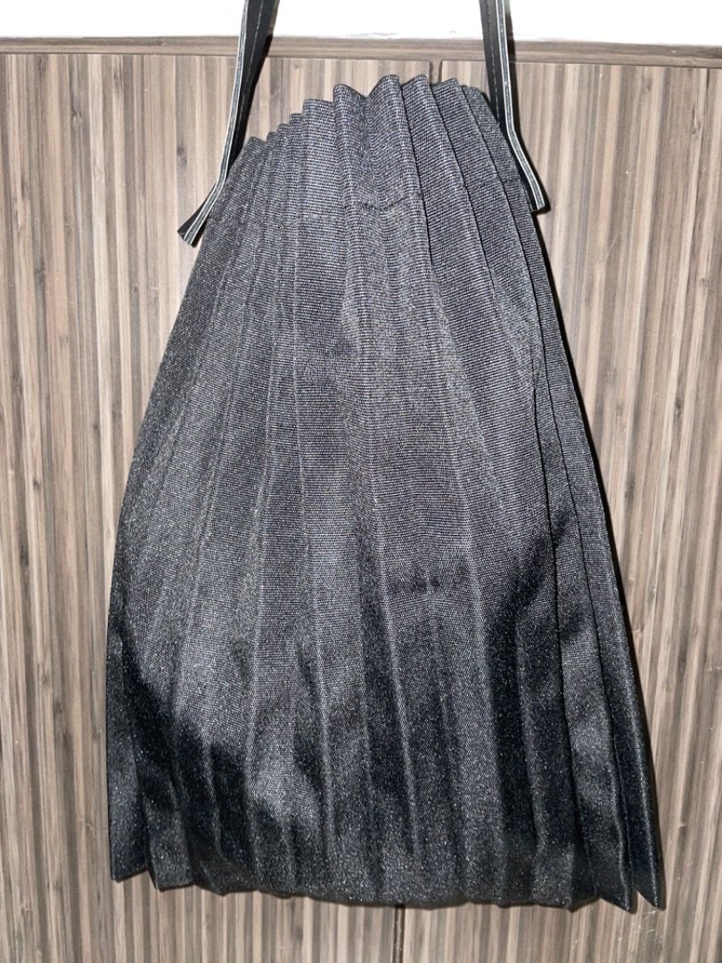 pleat tote bag, Women's Fashion, Bags & Wallets, Tote Bags on Carousell