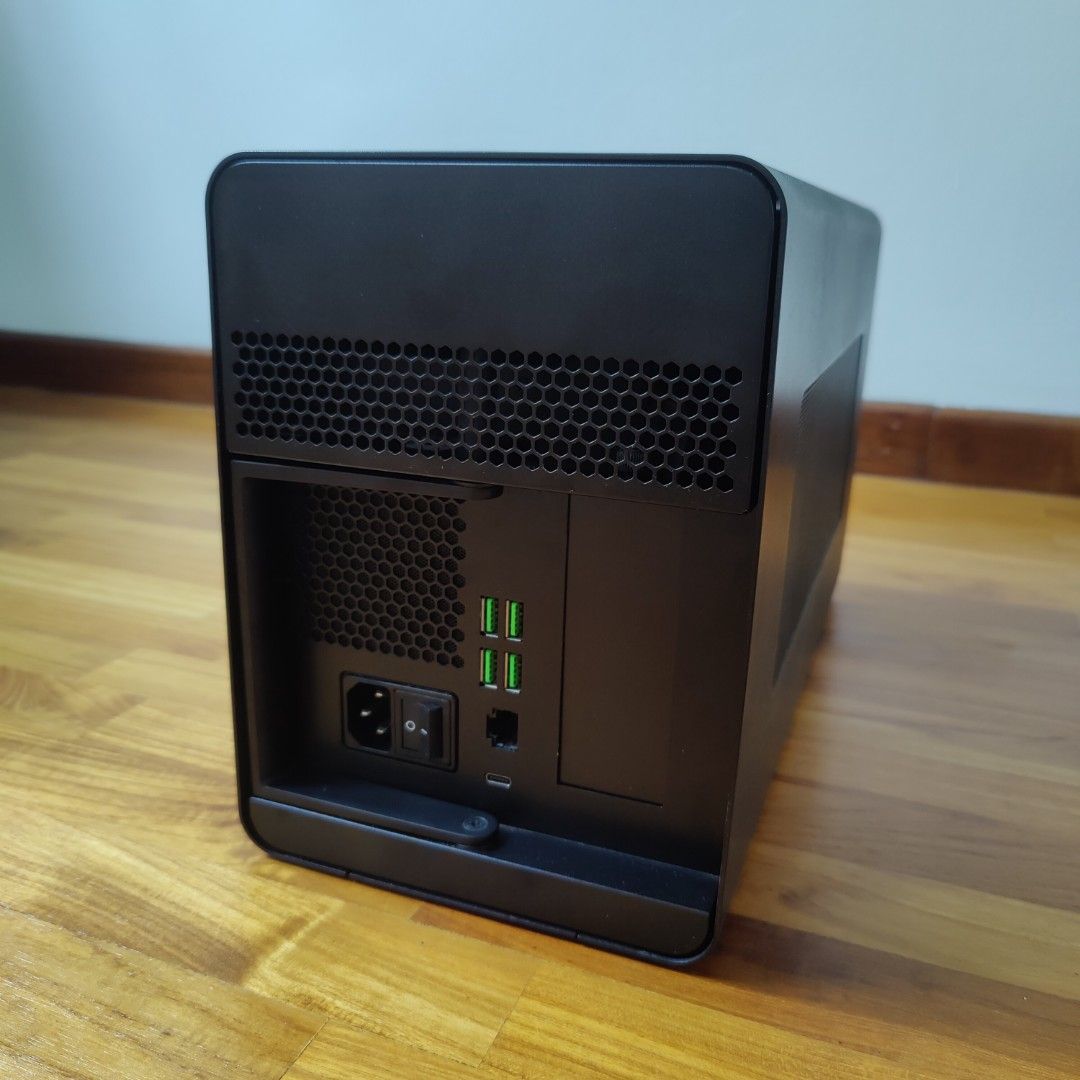 Razer Core X Chroma eGPU | Thunderbolt 3 4 TB3 TB4 external graphics ...