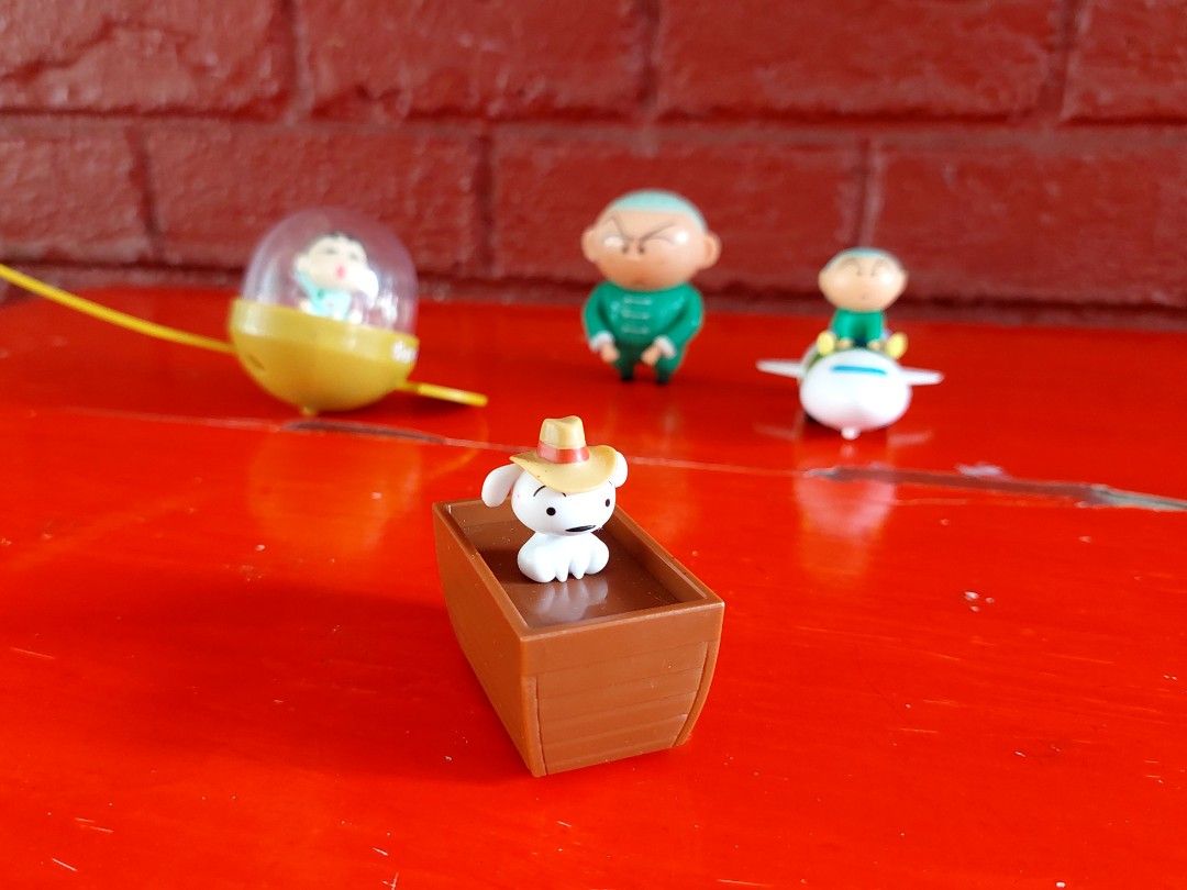 SHIRO, Crayon Shin-Chan dog, Wind-up in a minecart, Hobbies & Toys ...