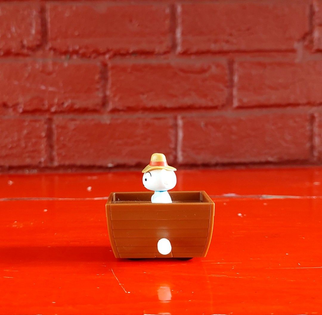 SHIRO, Crayon Shin-Chan dog, Wind-up in a minecart, Hobbies & Toys ...
