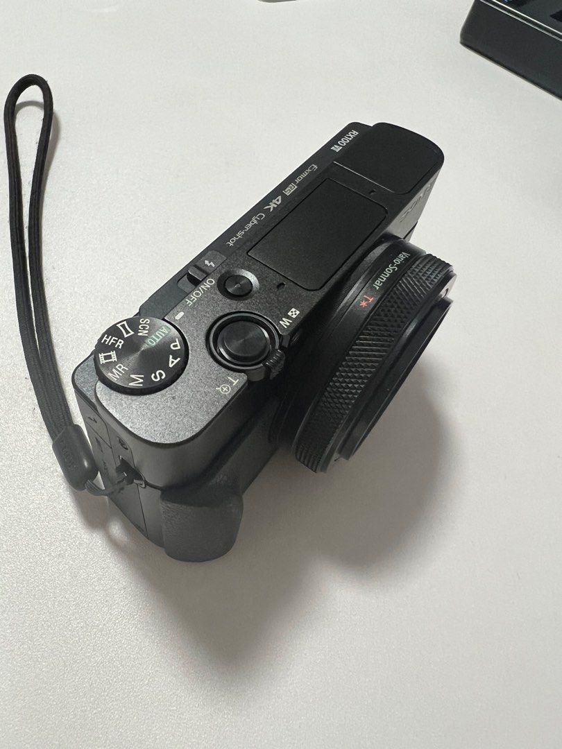 Sony rx100 m7 mark 7, Photography, Cameras on Carousell