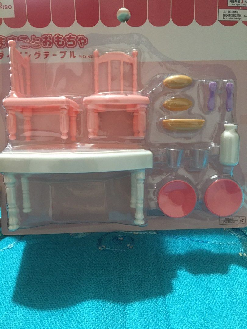 Toy dining table, Hobbies & Toys, Toys & Games on Carousell