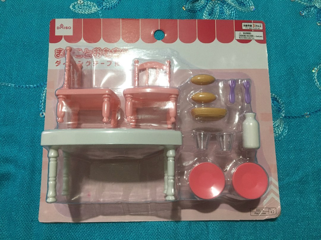 Toy dining table, Hobbies & Toys, Toys & Games on Carousell