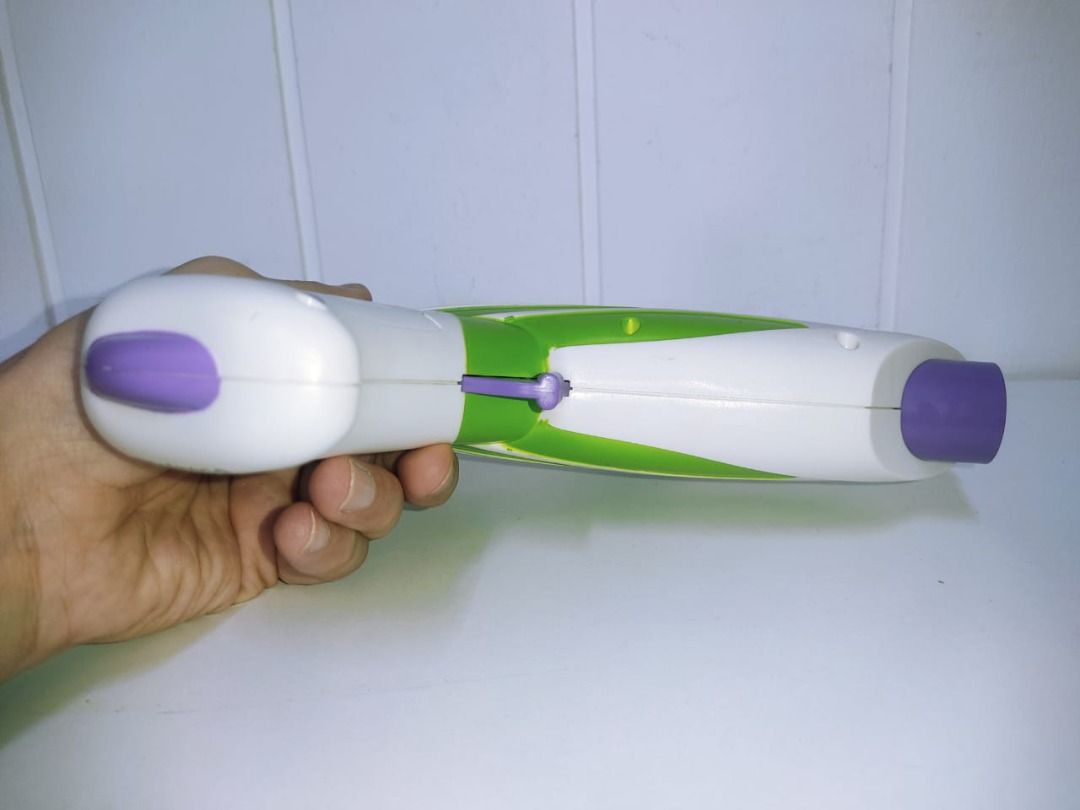 TOY STORY SPACE BUSTER GUN BUZZ LIGHTYEAR DISNEY, Hobbies & Toys, Toys ...
