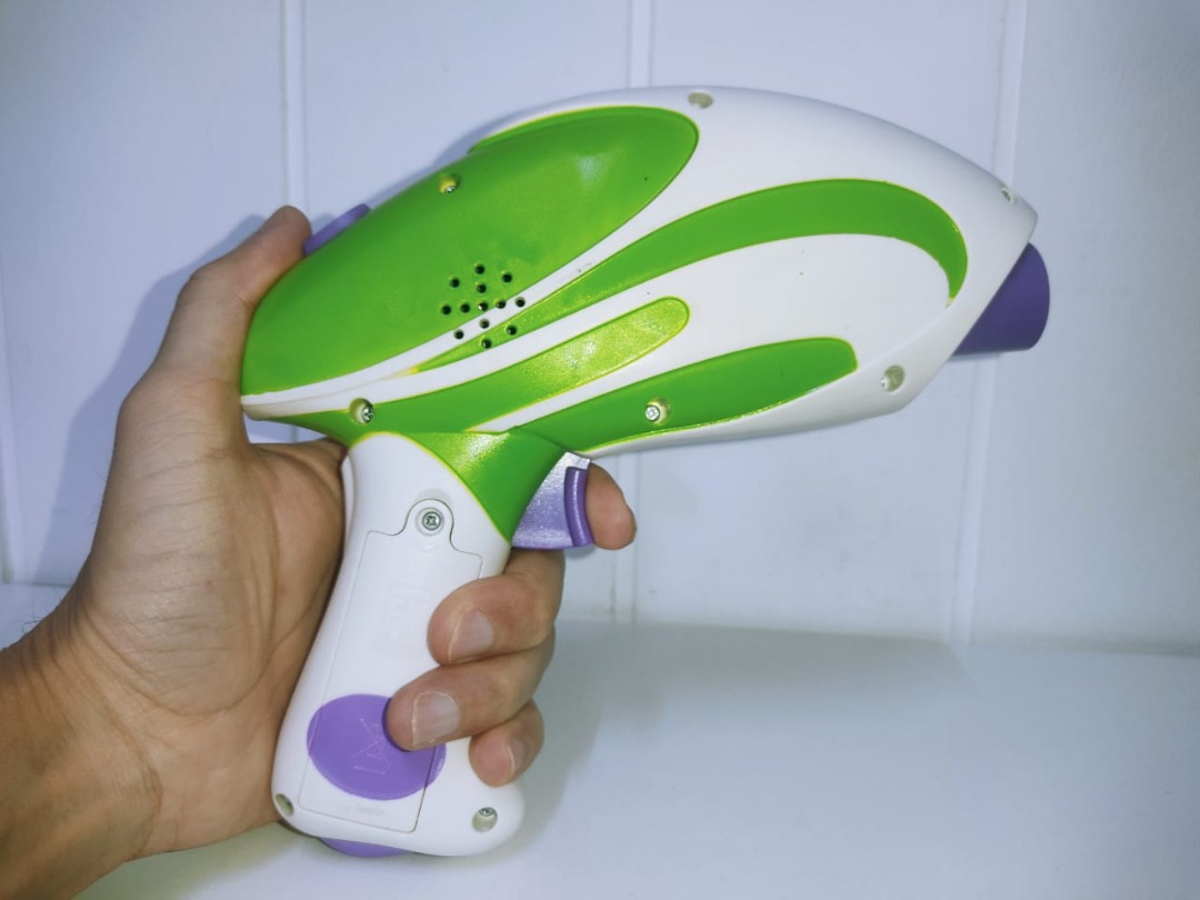 TOY STORY SPACE BUSTER GUN BUZZ LIGHTYEAR DISNEY, Hobbies & Toys, Toys ...