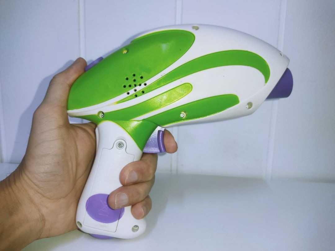 TOY STORY SPACE BUSTER GUN BUZZ LIGHTYEAR DISNEY, Hobbies & Toys, Toys ...