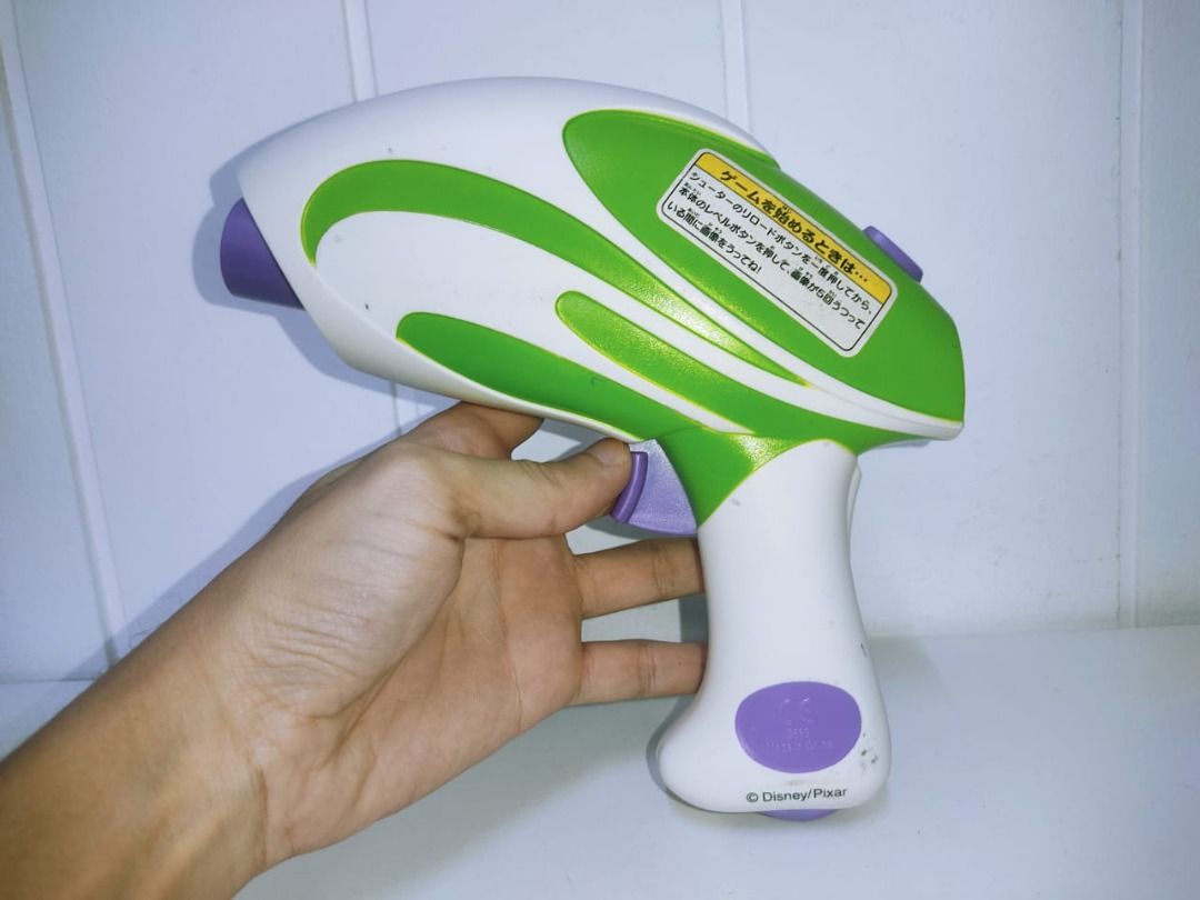TOY STORY SPACE BUSTER GUN BUZZ LIGHTYEAR DISNEY, Hobbies & Toys, Toys ...