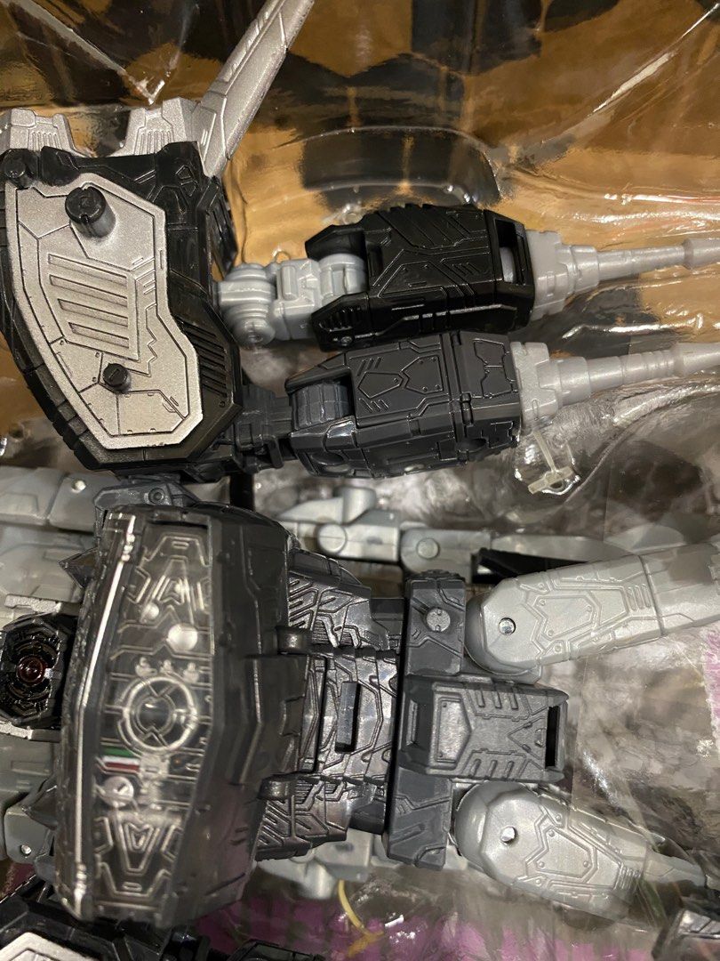 Transformers Siege Galactic Man Shockwave BIB Leader Class, Hobbies ...