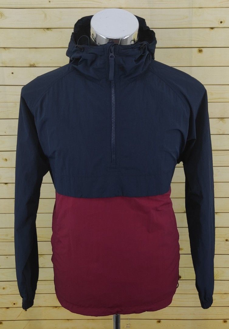 uniqlo winbreaker, Men's Fashion, Coats, Jackets and Outerwear on Carousell