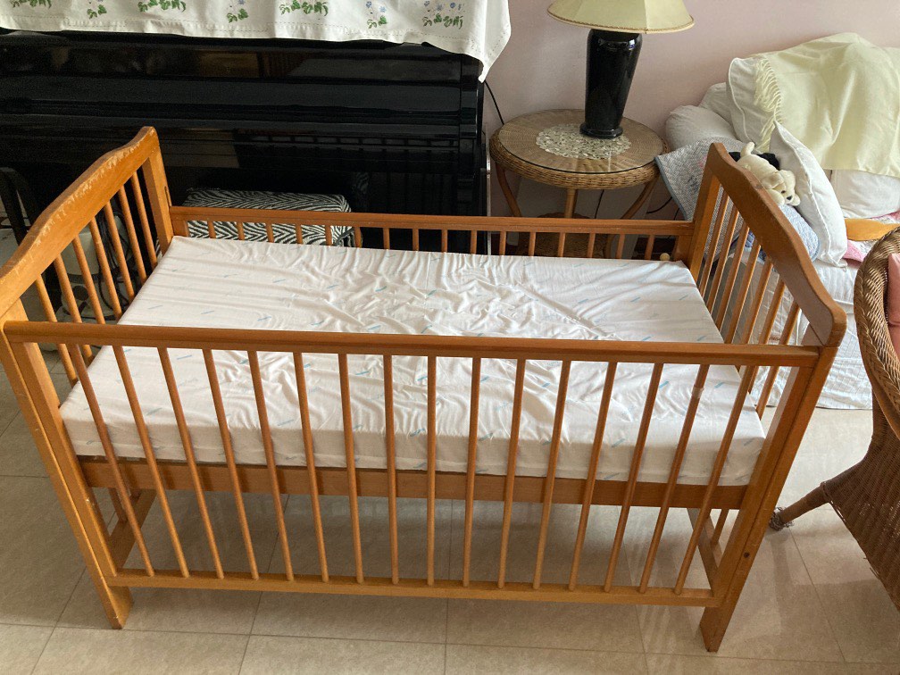 Used baby kot for free ., Babies & Kids, Baby Nursery & Kids Furniture ...