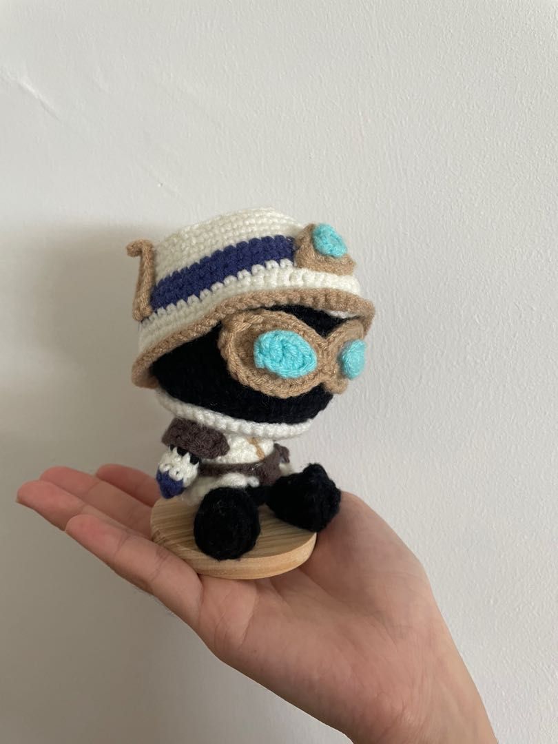 Valorant Cypher Crochet Figurine, Hobbies & Toys, Stationery & Craft ...