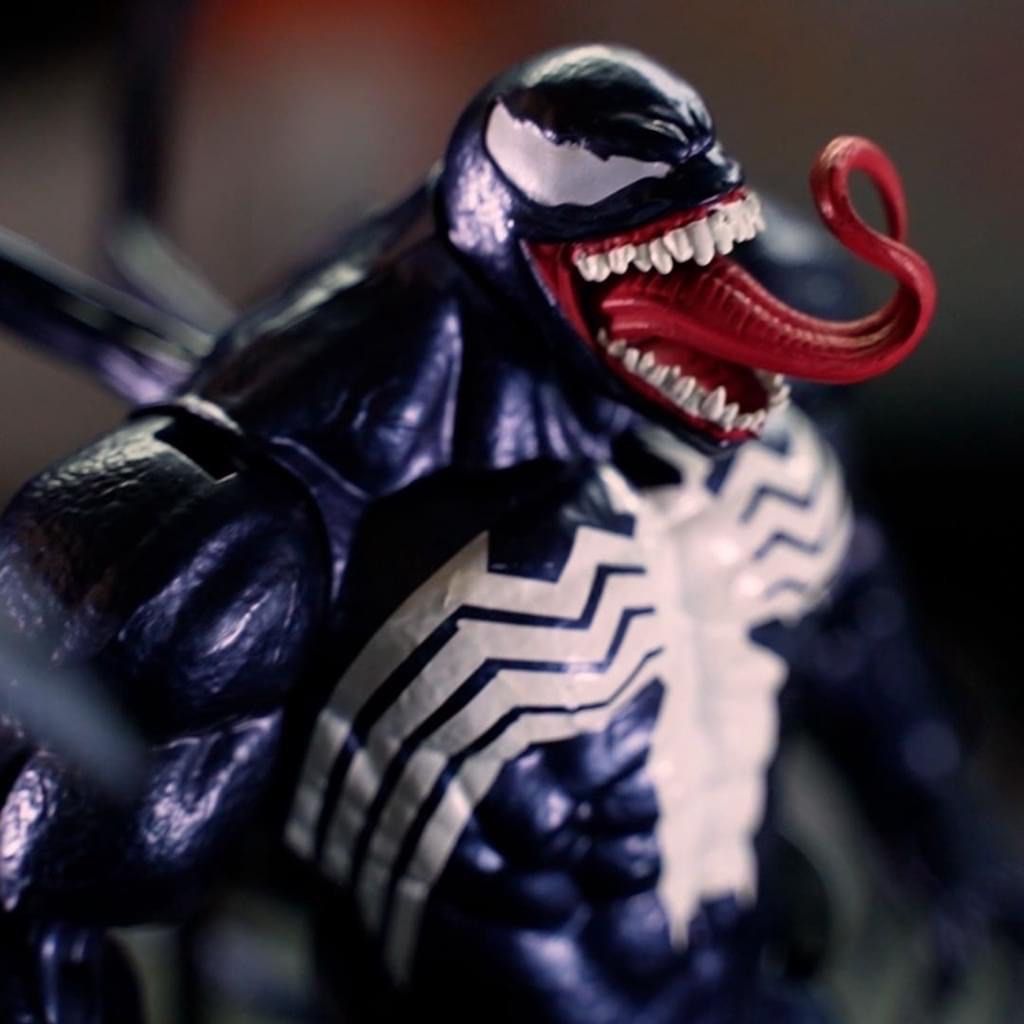 VENOM 1:10 scale, Hobbies & Toys, Toys & Games on Carousell