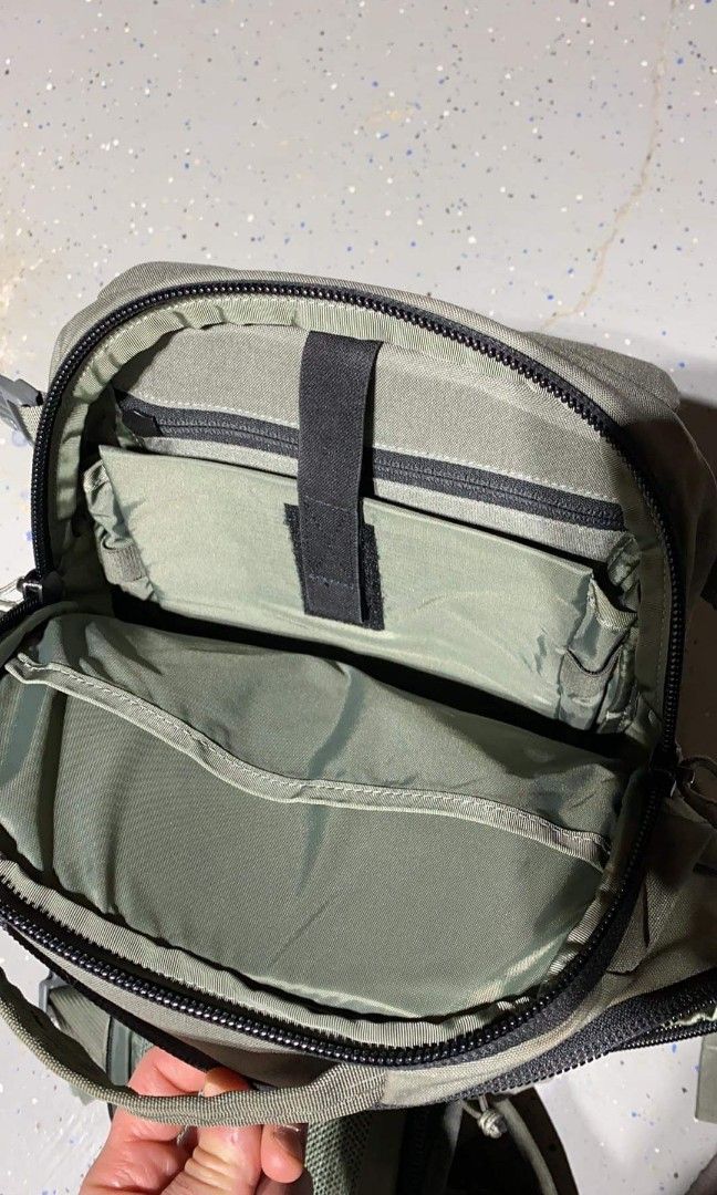 已絕版 Mystery Ranch FG 色 Super Slick 日用包 辨公包 文職包 學生包 雙肩包, 男裝, 袋, 背包 ...