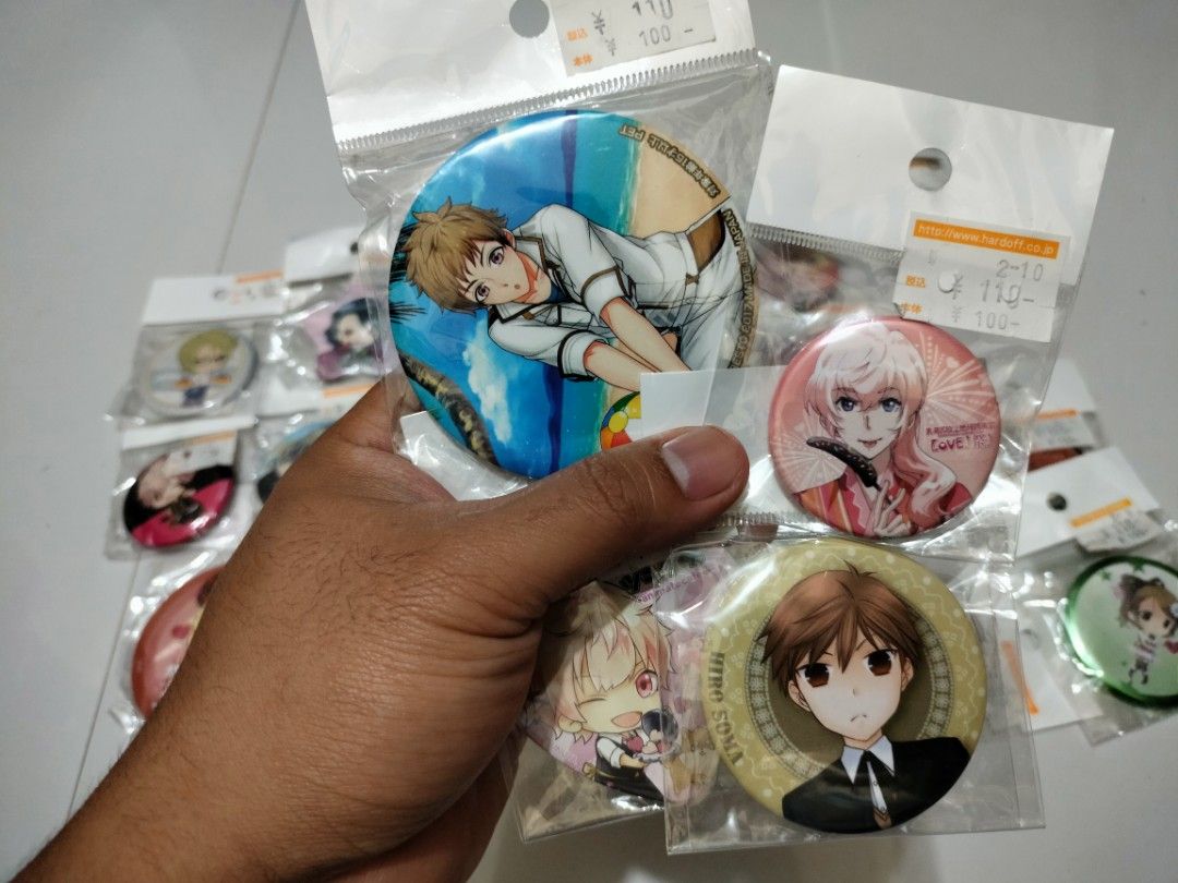 anime tin badges pin, Hobbies & Toys, Toys & Games on Carousell