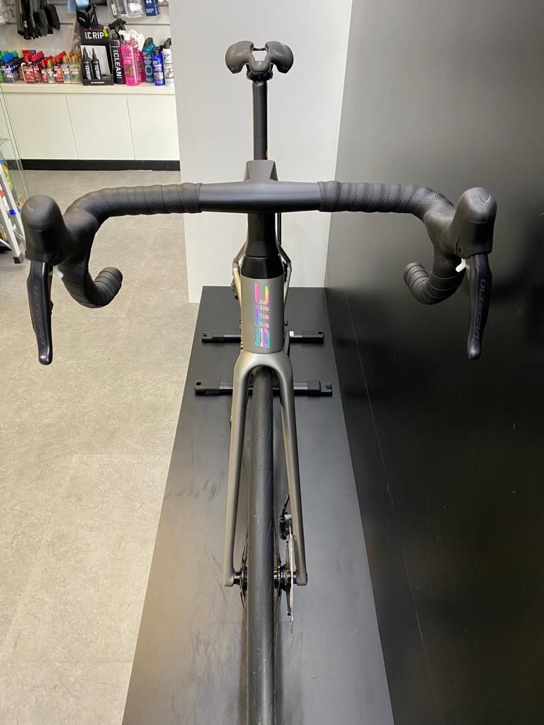 BMC Teammachine SLR01 Disc, Arctic Silver Prisma/ Carbon Road Bike ...