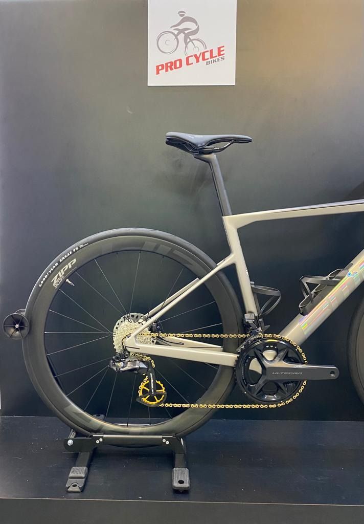 BMC Teammachine SLR01 Disc, Arctic Silver Prisma/ Carbon Road Bike ...