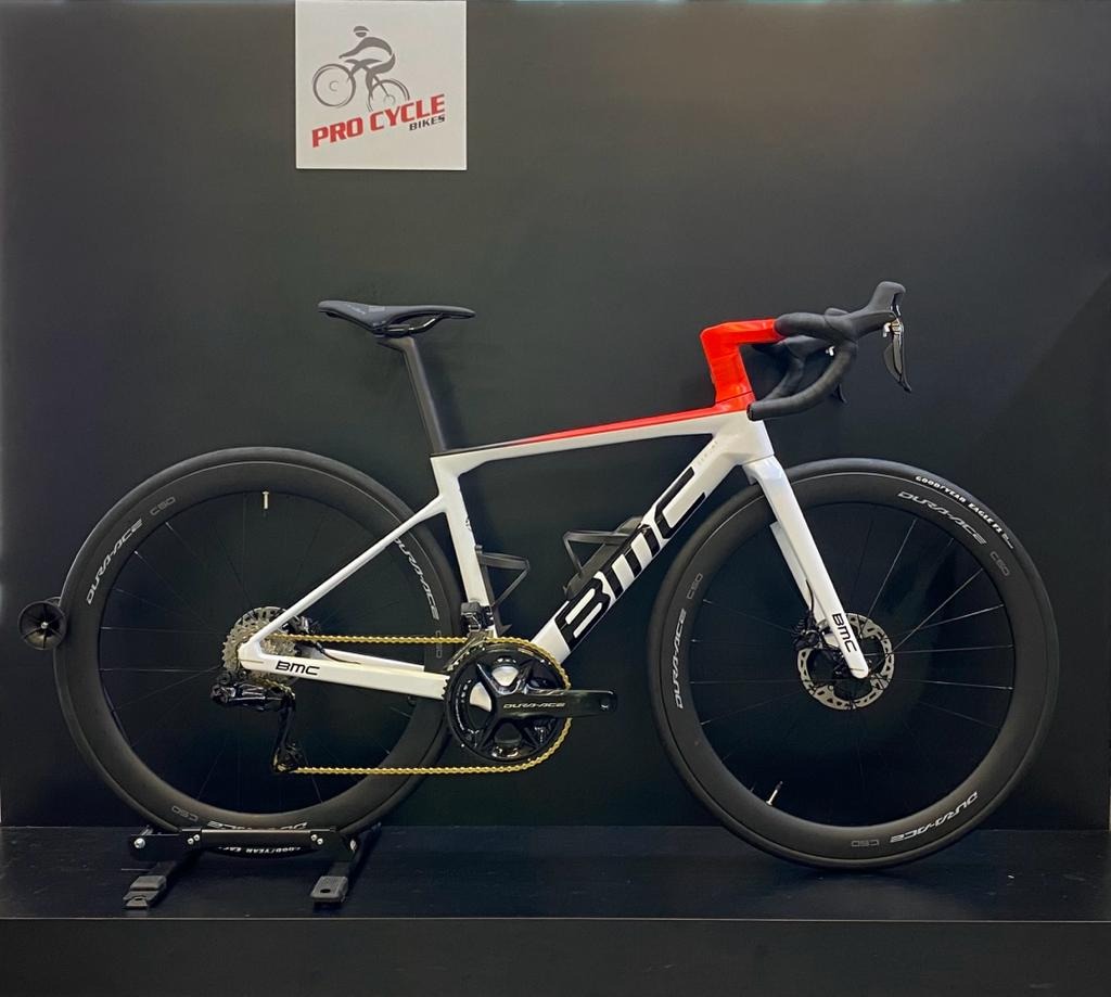 BMC Teammachine SLR01 Disc, Team White/ Neon Red Duraace 12S Di2 ...