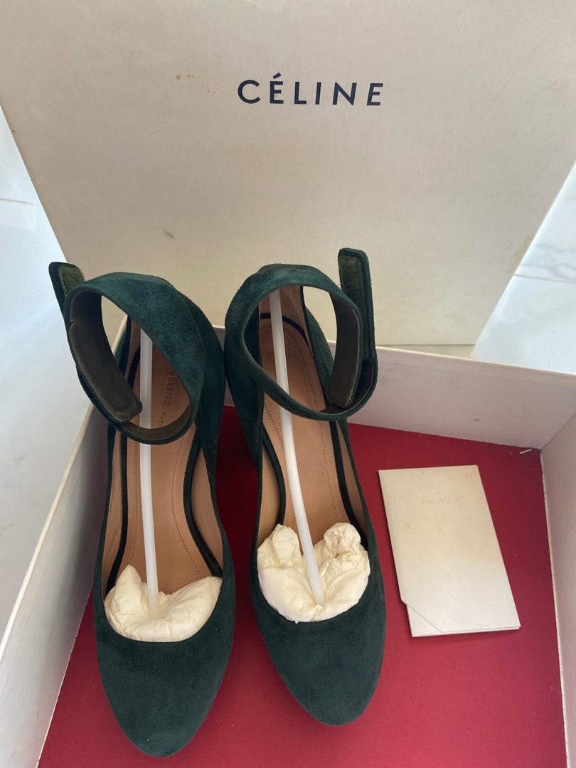 Celine green suede ankle strap heels, 女裝, 鞋, 高跟鞋 - Carousell
