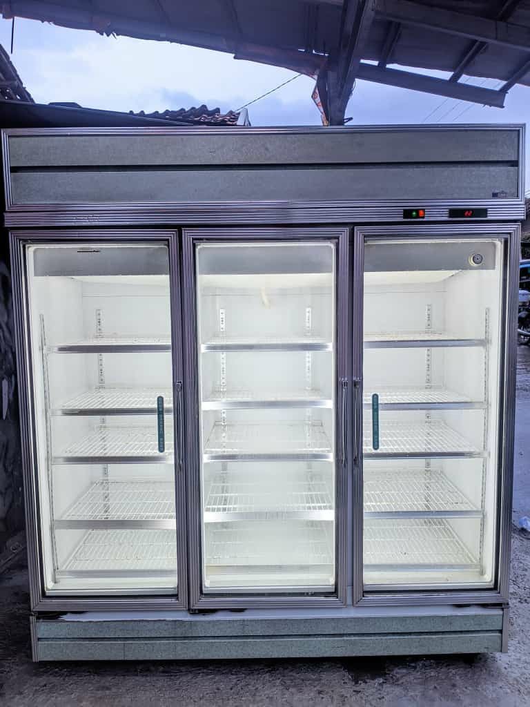Chiller display cooler minuman, Barang Yang Dicari di Carousell