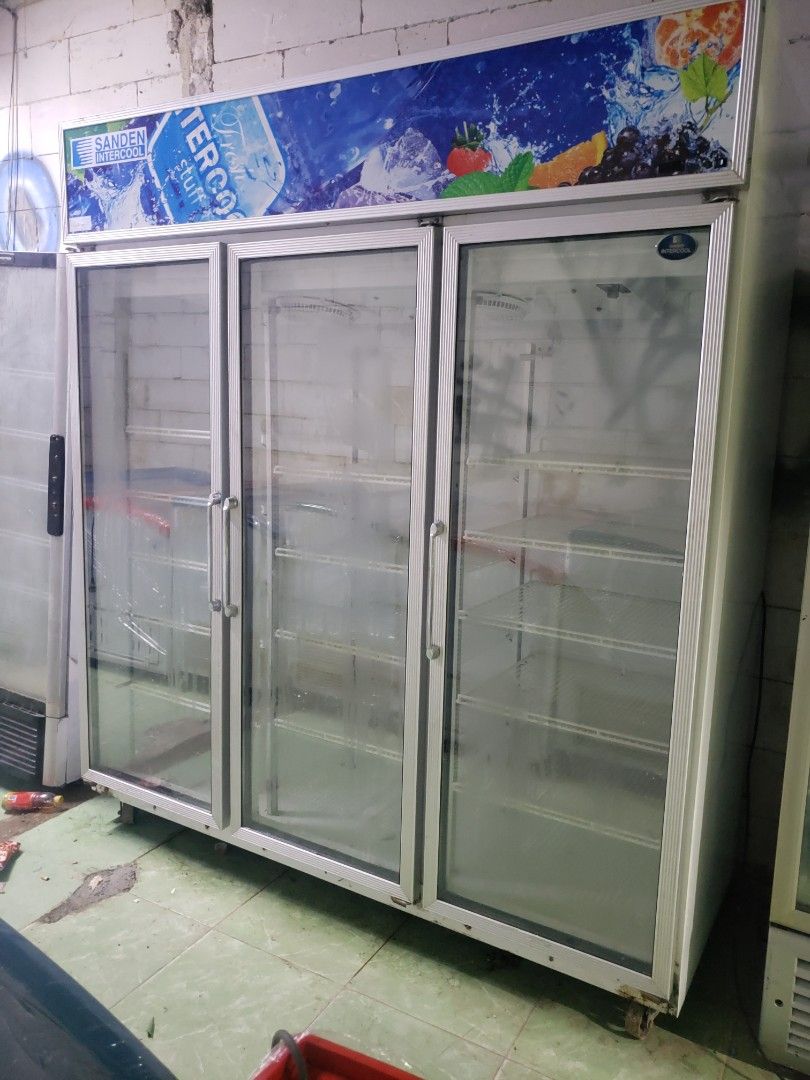 Chiller display cooler minuman, Barang Yang Dicari di Carousell